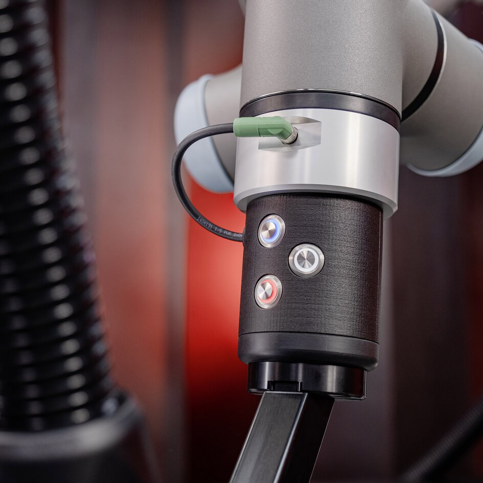 Lorch linear axis: more workspace and maximum freedom in cobot welding.