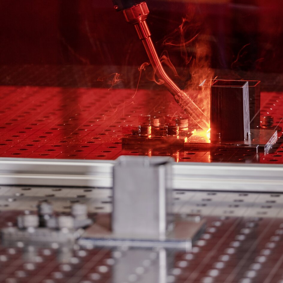 Lorch linear axis: more workspace and maximum freedom in cobot welding.